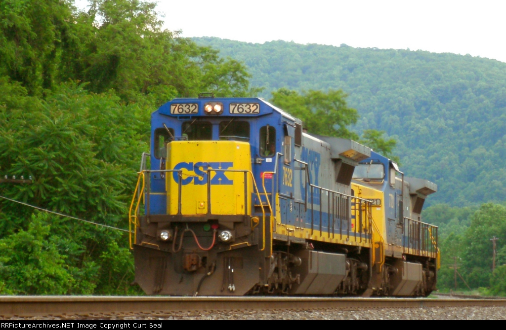 CSX 7632 and 7721